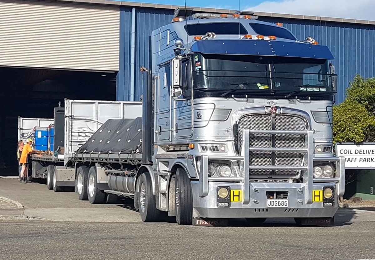 2015 Kenworth K200 TRUCK AND TRAILER - AllRoad Ltd
